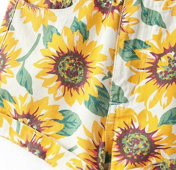 Cute Sun Flower Shorts on Luulla