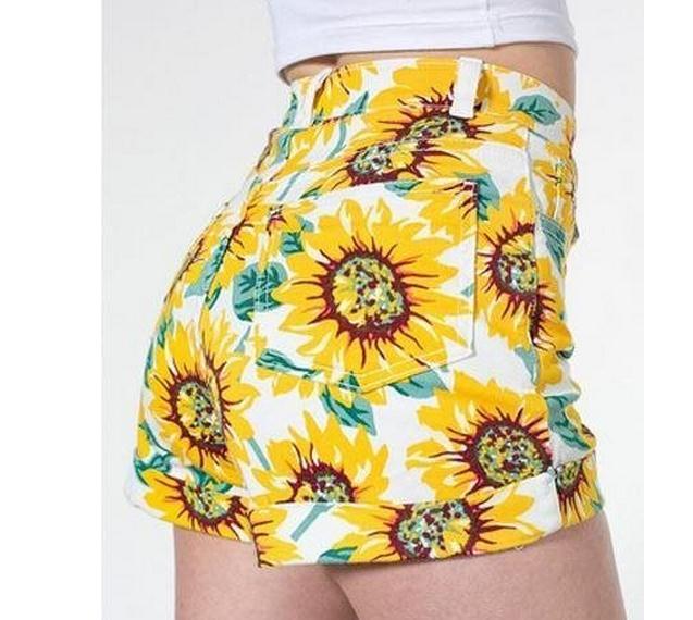Cute Sun Flower Shorts on Luulla